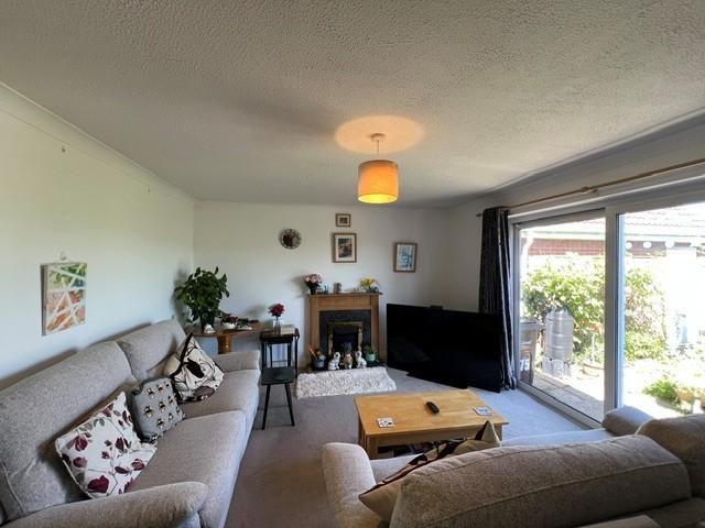 3 bedroom detached bungalow to rent
