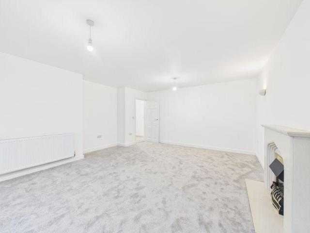 3 bedroom detached bungalow to rent