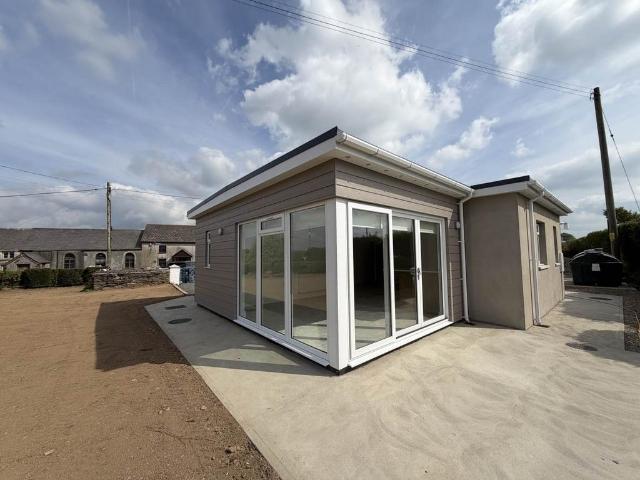 3 bedroom detached bungalow to rent