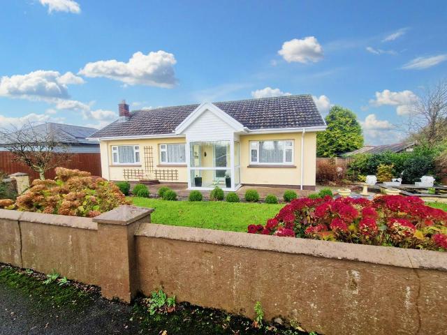 3 bedroom detached bungalow to rent