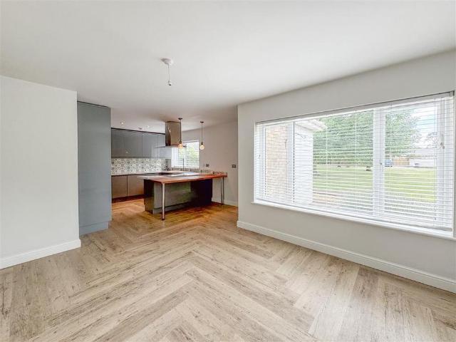 3 bedroom detached bungalow to rent