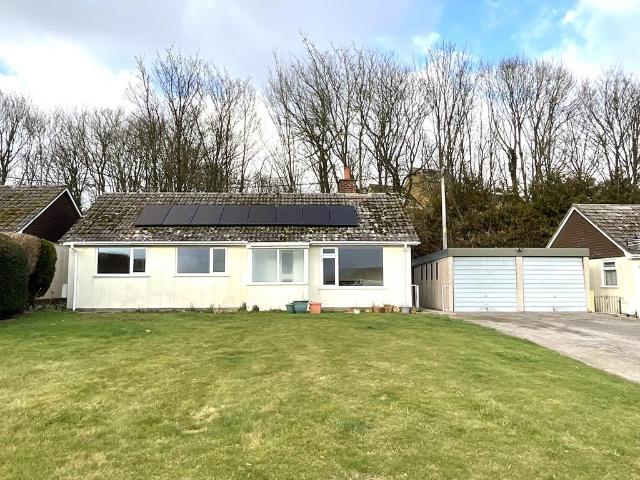3 bedroom detached bungalow to rent