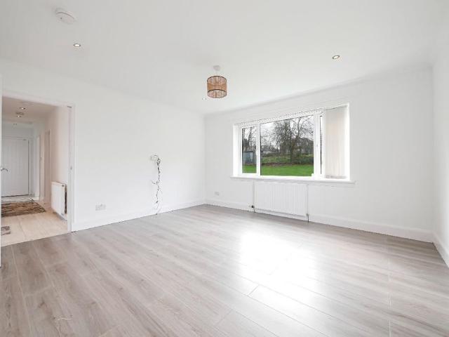 3 bedroom detached bungalow to rent