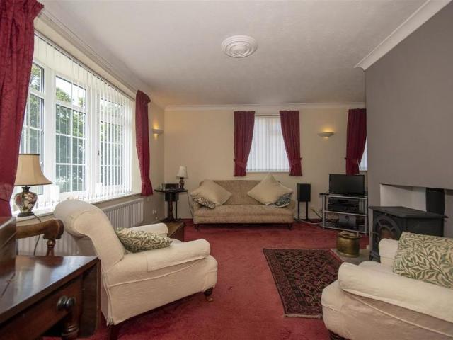 3 bedroom detached bungalow to rent