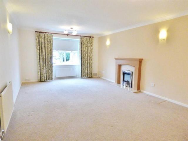 3 bedroom detached bungalow to rent