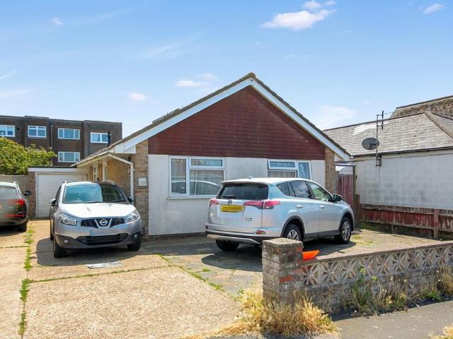 3 bedroom detached bungalow to rent