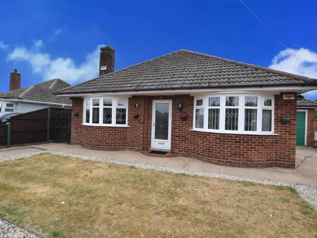 3 bedroom detached bungalow to rent