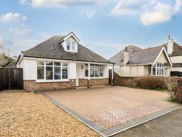 3 bedroom detached bungalow to rent