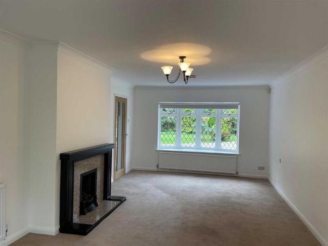 3 bedroom detached bungalow to rent
