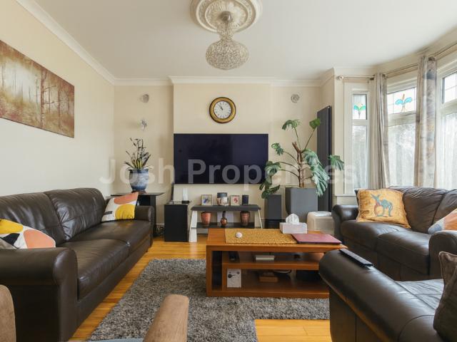 3 bedroom detached bungalow to rent