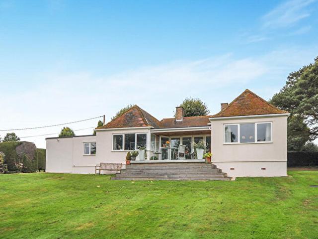 3 Bedroom Detached Bungalow To Rent In Chilworth Farm, Great Milton, OX44