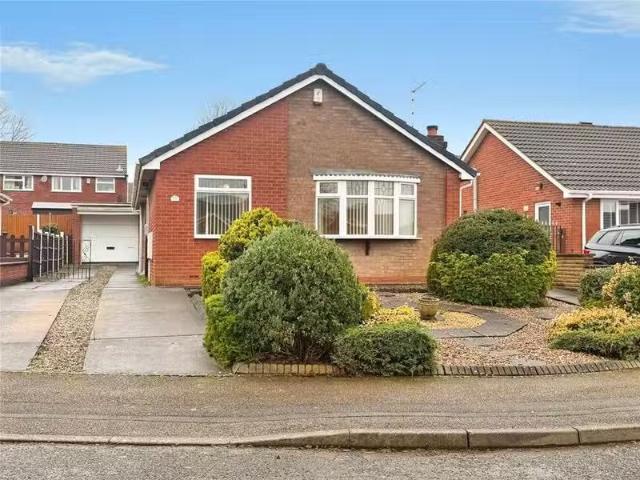 3 bedroom Detached Bungalow to rent, Pimlico Avenue, Bramcote.