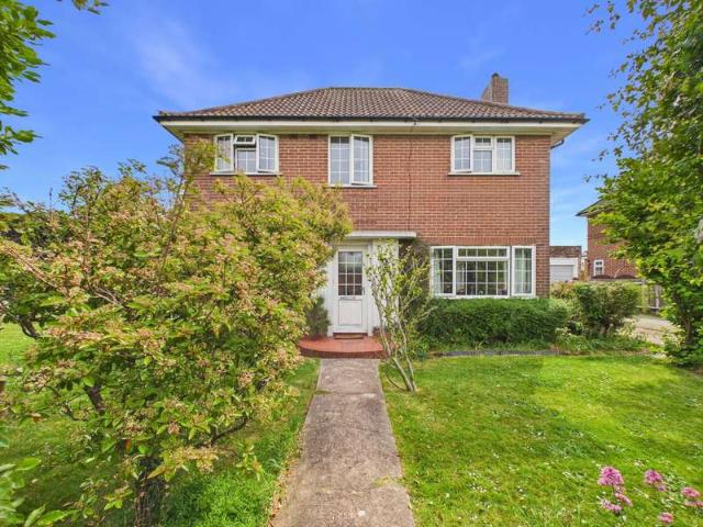 3 Bedroom Detached House