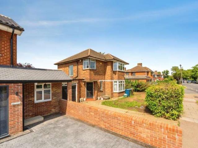 3 Bedroom Detached House