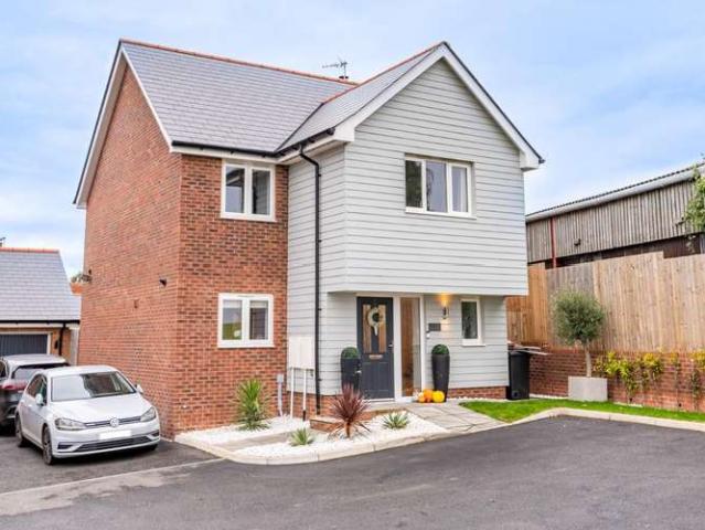 3 Bedroom Detached House