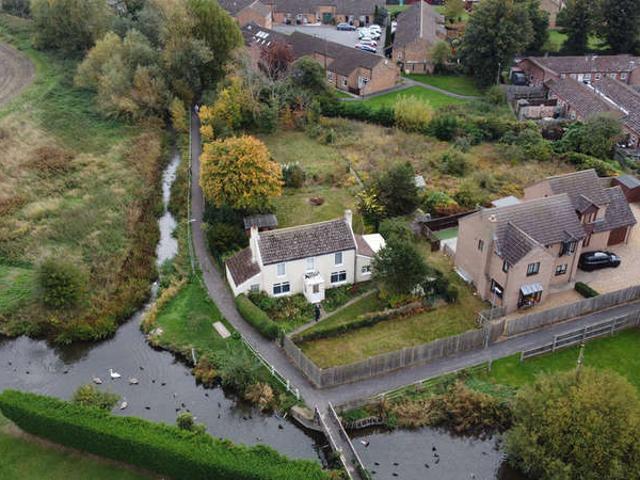 3 Bedroom Detached House