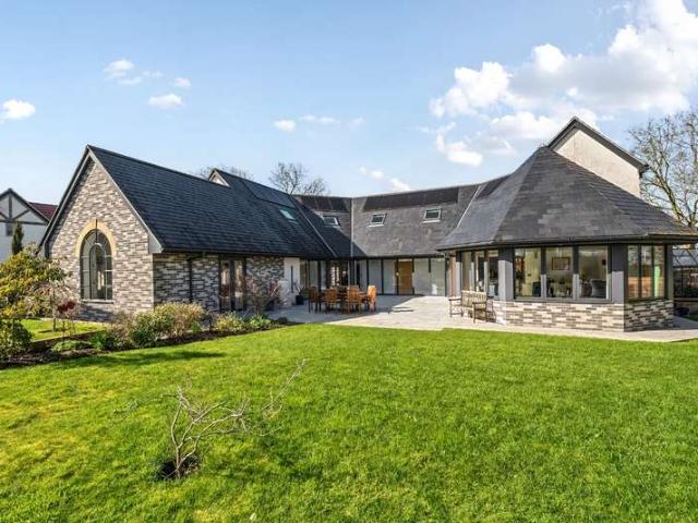3 Bedroom Detached House