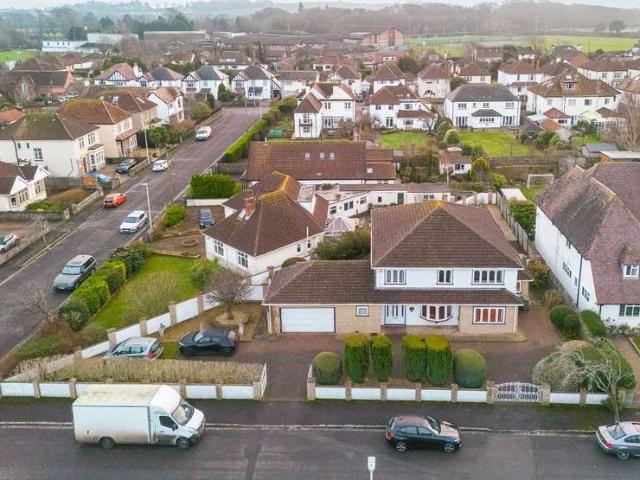 3 Bedroom Detached House