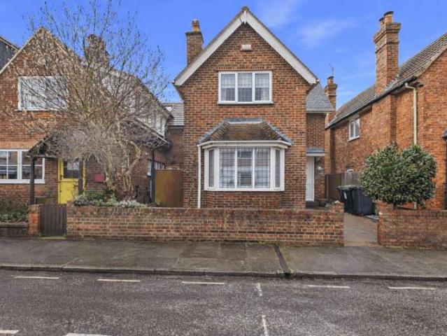 3 Bedroom Detached House