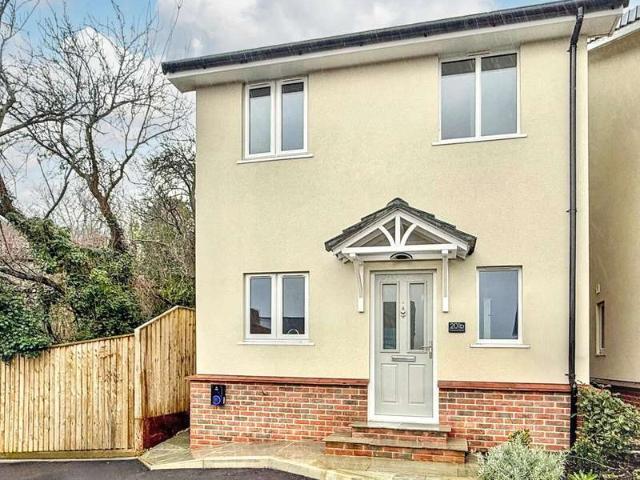 3 Bedroom Detached House