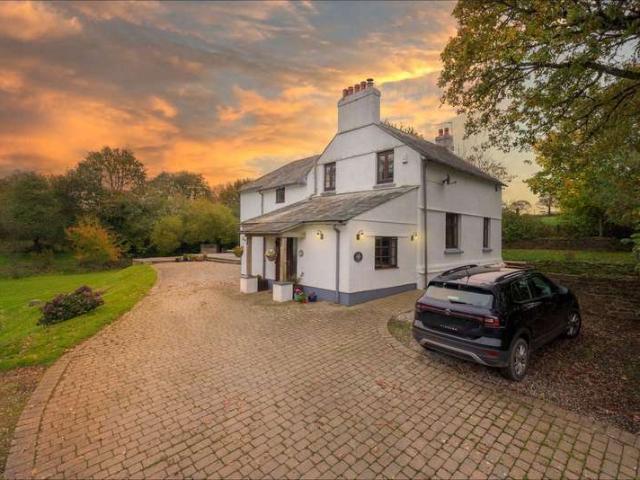 3 Bedroom Detached House