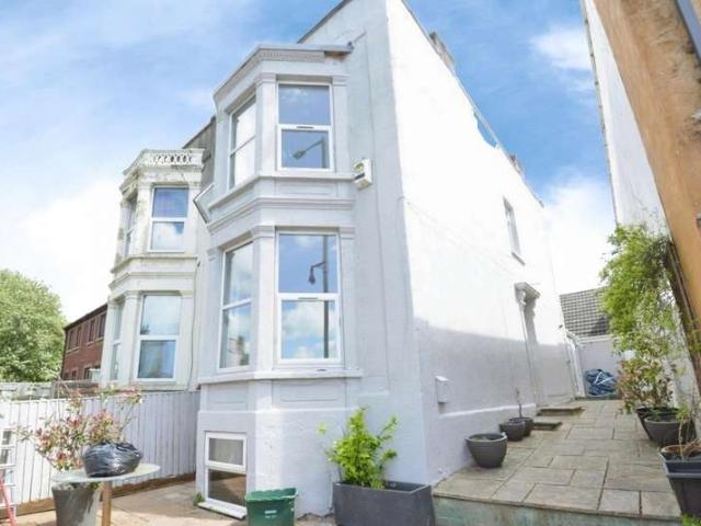 3 Bedroom Detached House
