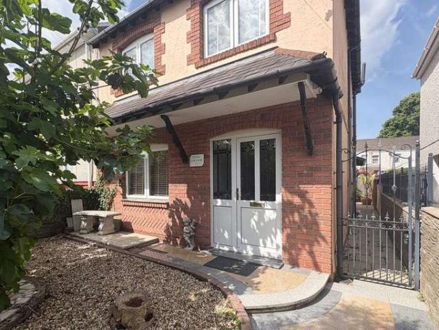 3 Bedroom Detached House