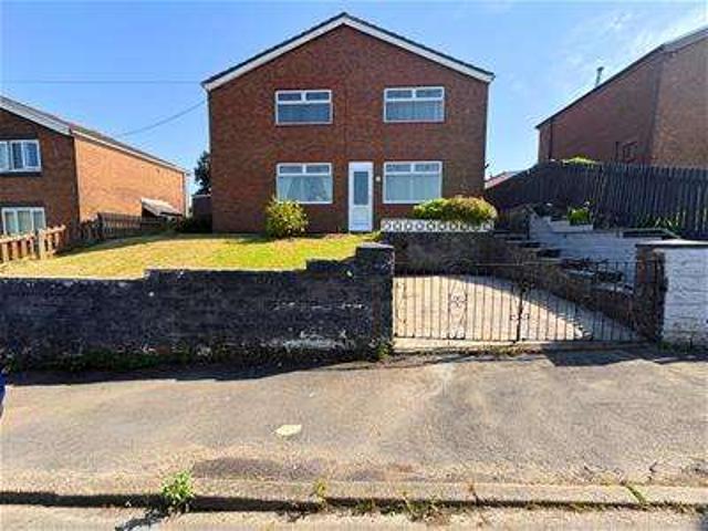 3 Bedroom Detached House