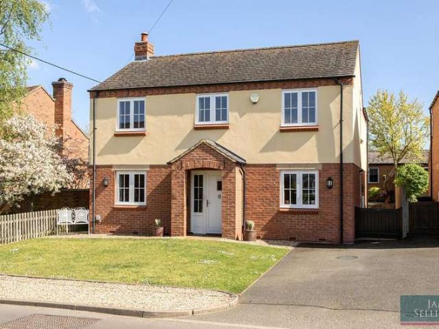 3 Bedroom Detached House