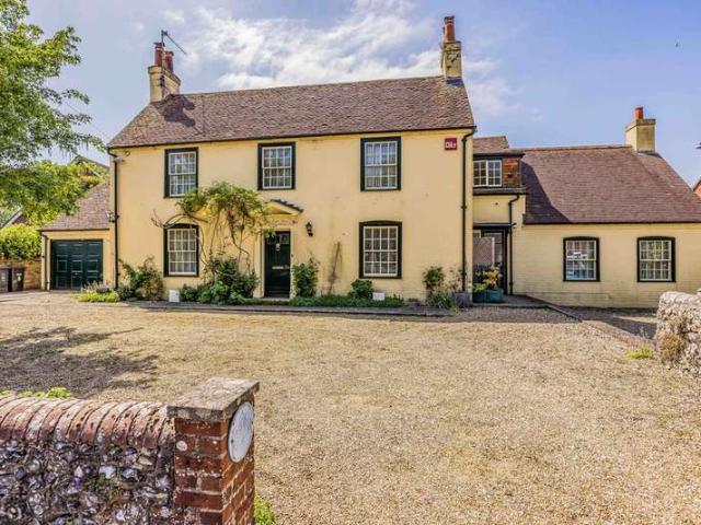 3 Bedroom Detached House