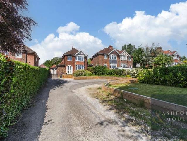 3 Bedroom Detached House