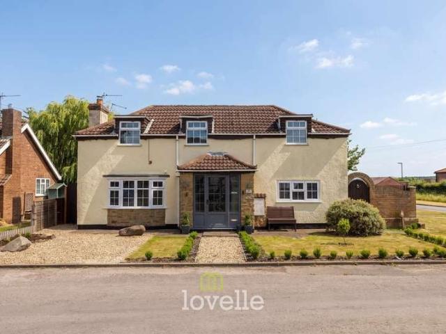 3 Bedroom Detached House