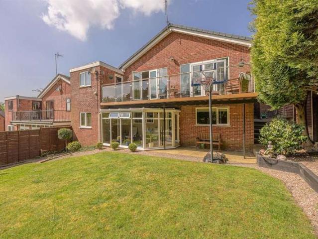 3 Bedroom Detached House