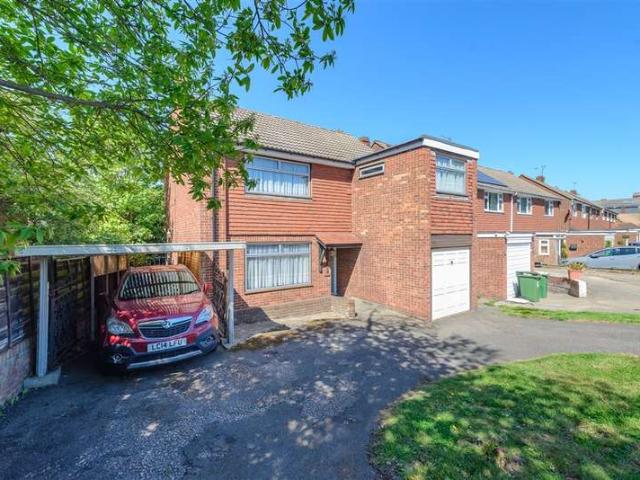 3 Bedroom Detached House