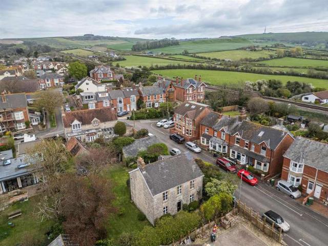 3 Bedroom Detached House