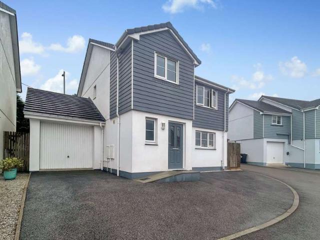 3 Bedroom Detached House