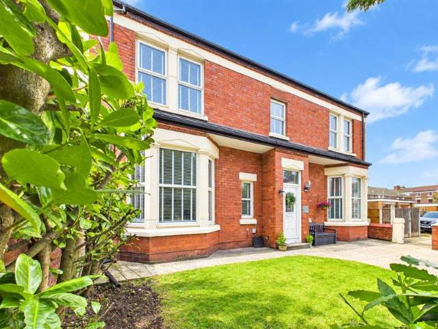 3 Bedroom Detached House