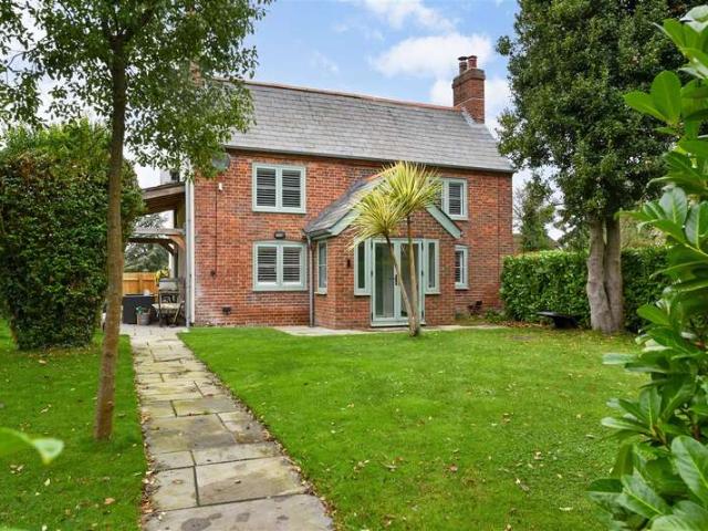 3 Bedroom Detached House