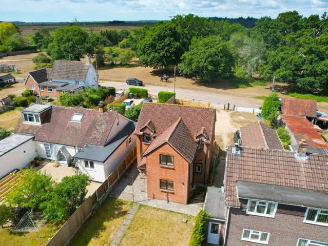 3 Bedroom Detached House