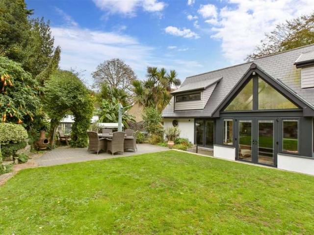3 Bedroom Detached House