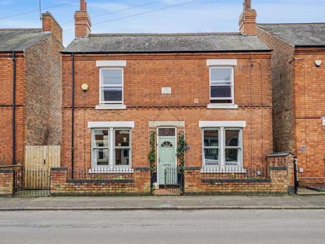 3 Bedroom Detached House