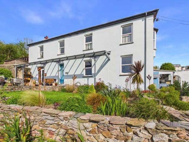 3 Bedroom Detached House