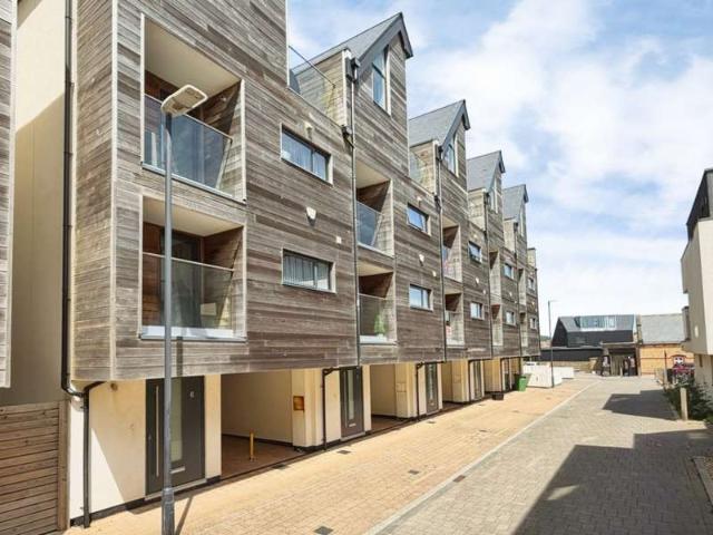 3 Bedroom Detached House