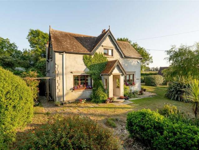 3 Bedroom Detached House