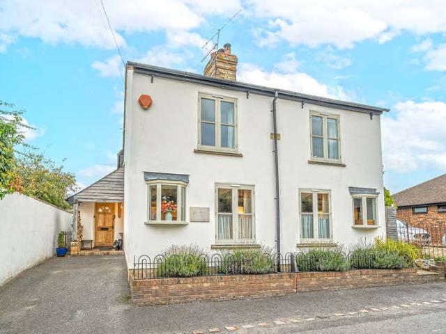 3 Bedroom Detached House