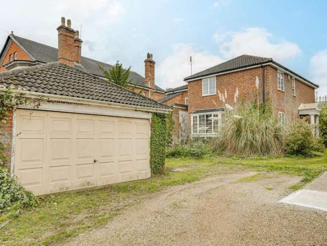 3 Bedroom Detached House