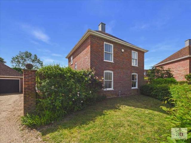 3 Bedroom Detached House