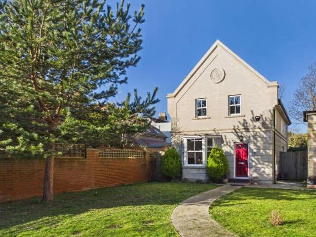 3 Bedroom Detached House