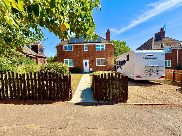 3 Bedroom Detached House