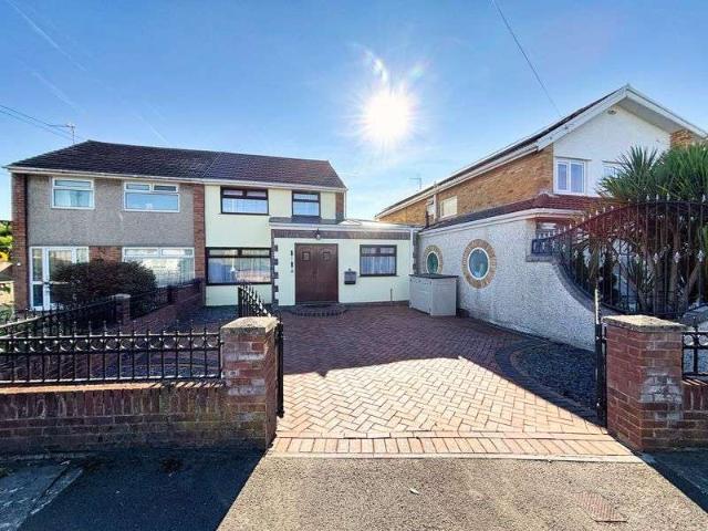 3 Bedroom Detached House